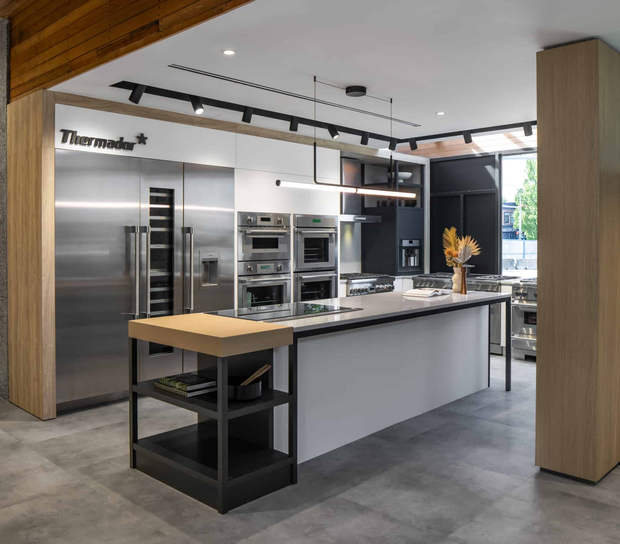 Midland Appliance Abbotsford Showroom - SSDG Interiors Inc.