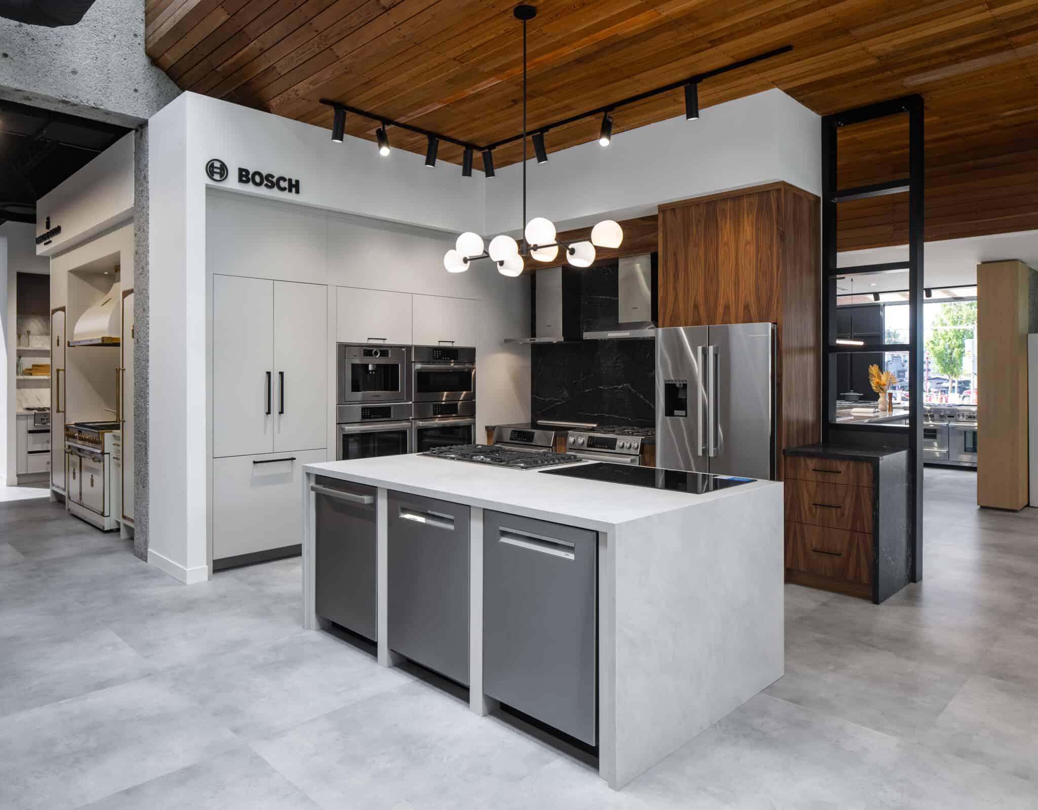 Midland Appliance Abbotsford Showroom - SSDG Interiors Inc.