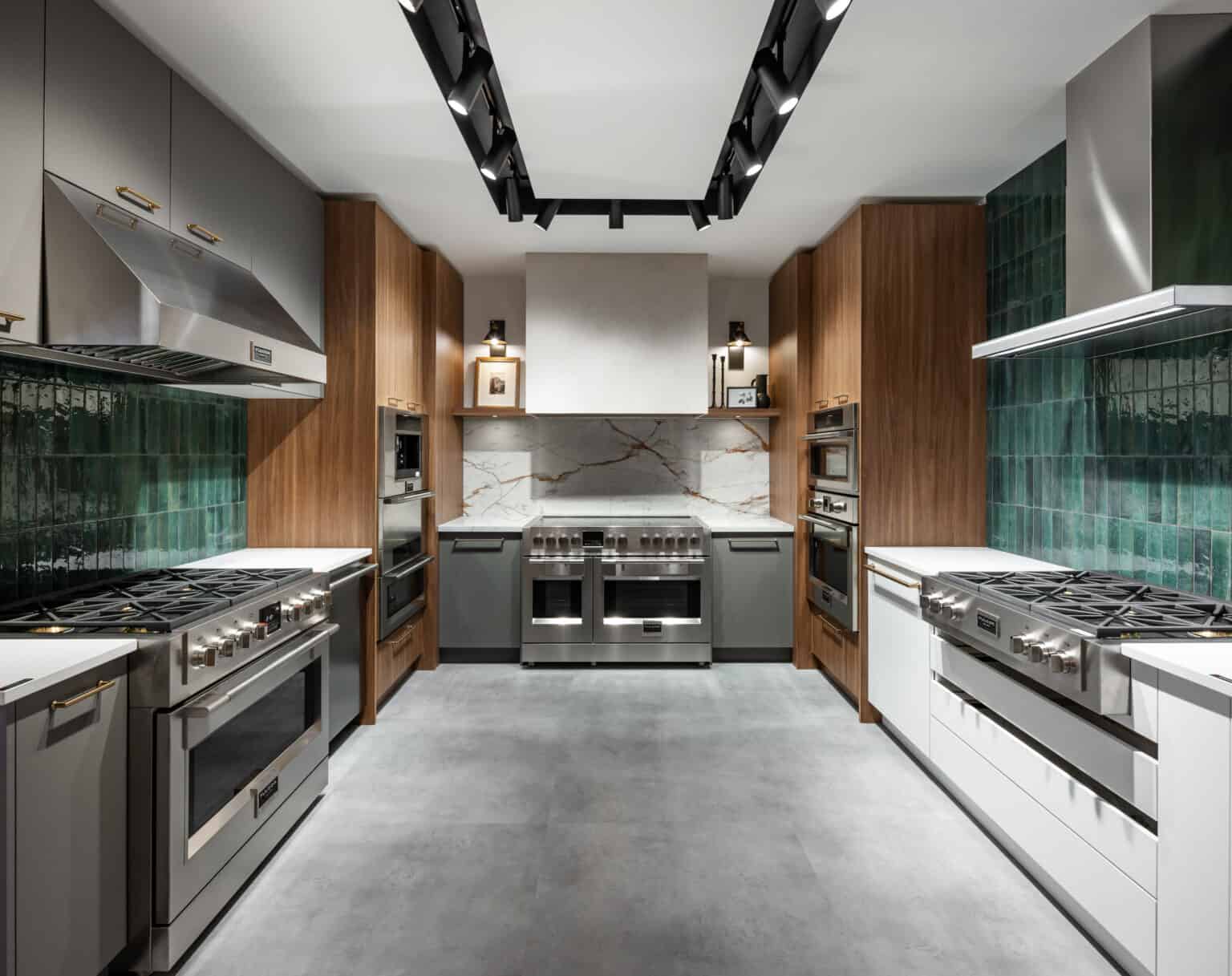 Midland Appliance Abbotsford Showroom - SSDG Interiors Inc.